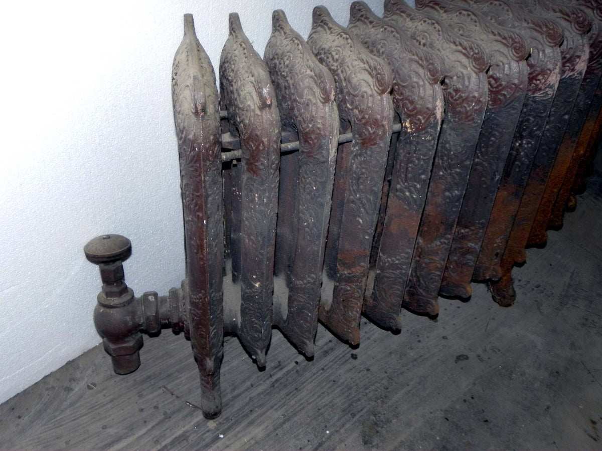 Antique Decorative Curved Cast Iron Steam Radiator – Toledo ...